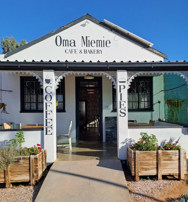 Padstalle en lekker stopplekke langs die langpad. | Reiskaskenades